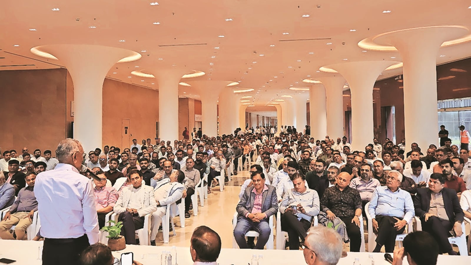 40 diamond traders begin ops at Surat Diamond Bourse on Dussehra