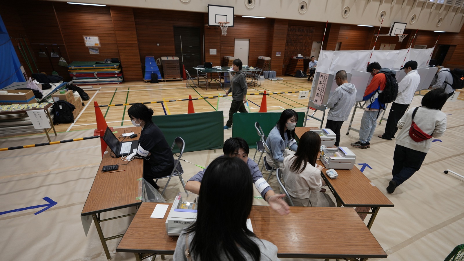 Japan’s government in flux after election gives no party majority, yen ...