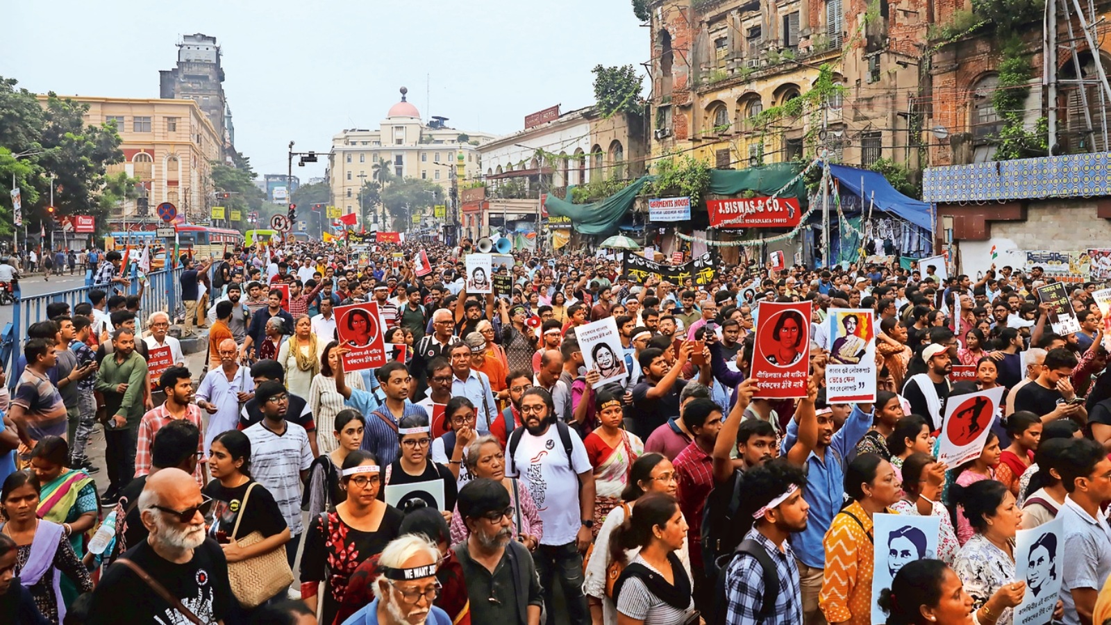 Junior doctors take out rally: ‘Section in govt trying to make us look ...