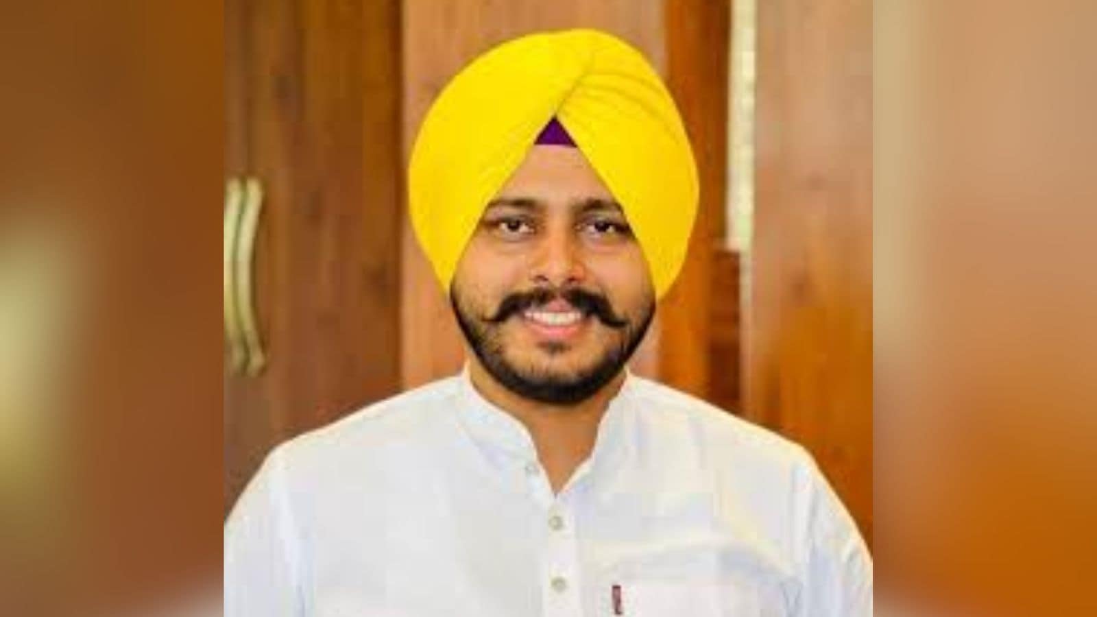 YouTuber ‘attacked’ in Batala, he blames AAP MLA’s PA; legislator ...