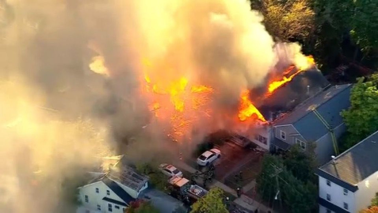 Fire rages through several homes in Newark as crews work to keep it ...
