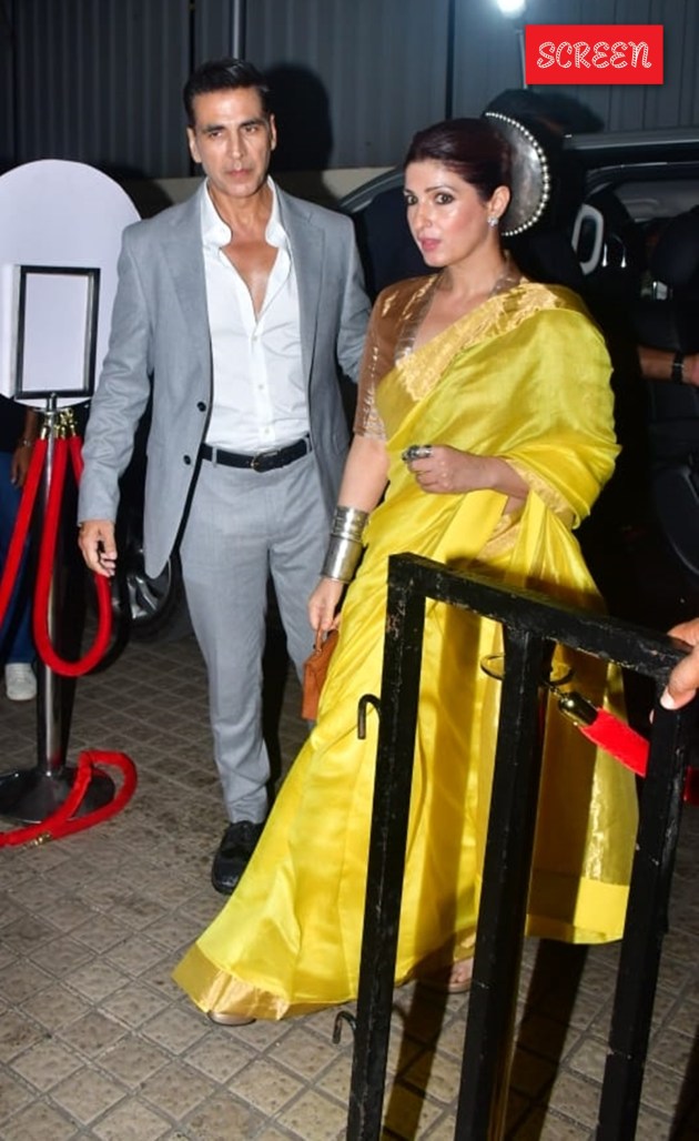 ‘Disappointed’ fan asks why Dimple Kapadia refused to pose with ...