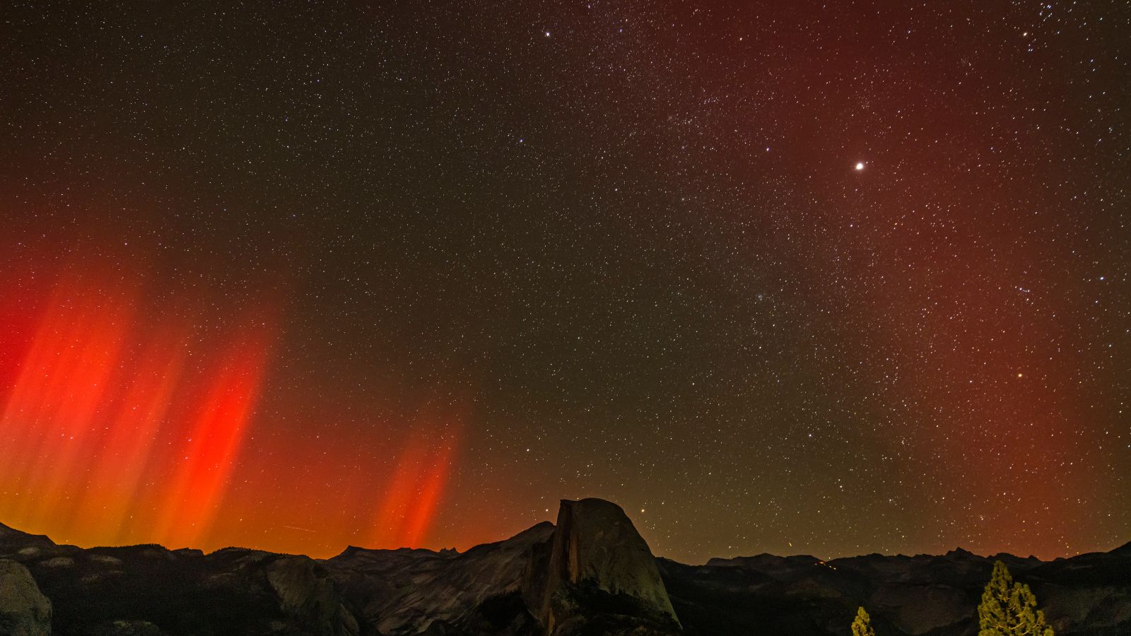 What’s behind the northern lights that dazzled the sky farther south ...