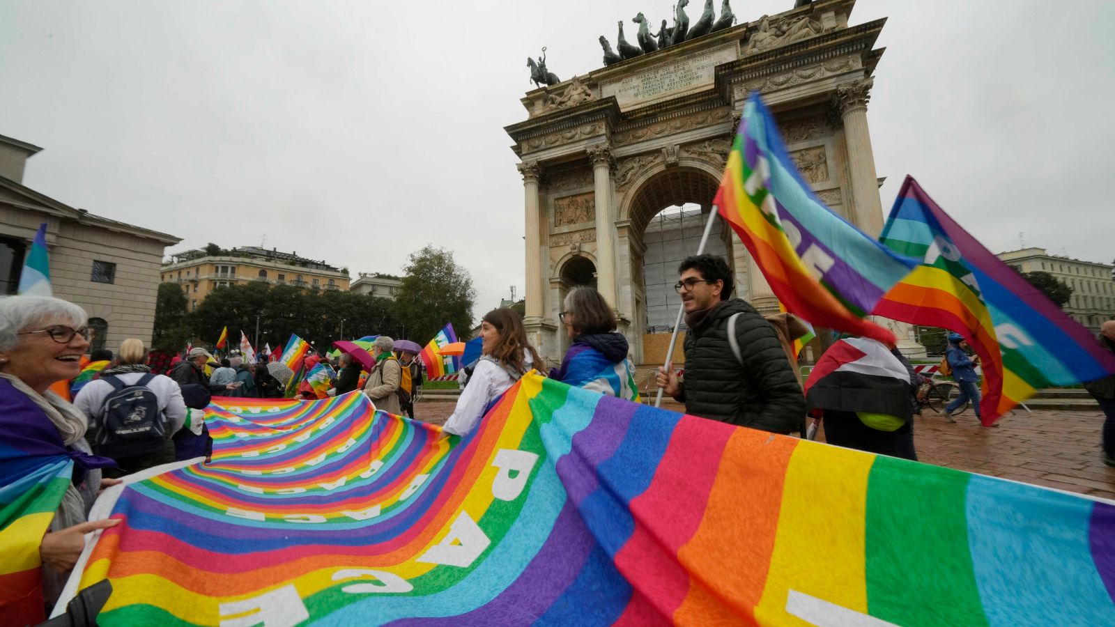 Tens of thousands of demonstrators march across Italy calling for an ...