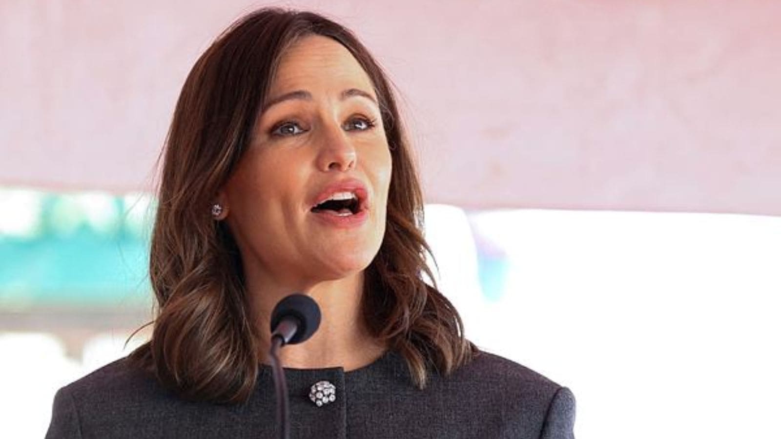 Hollywood star Jennifer Garner supports Harris as celebrity ...