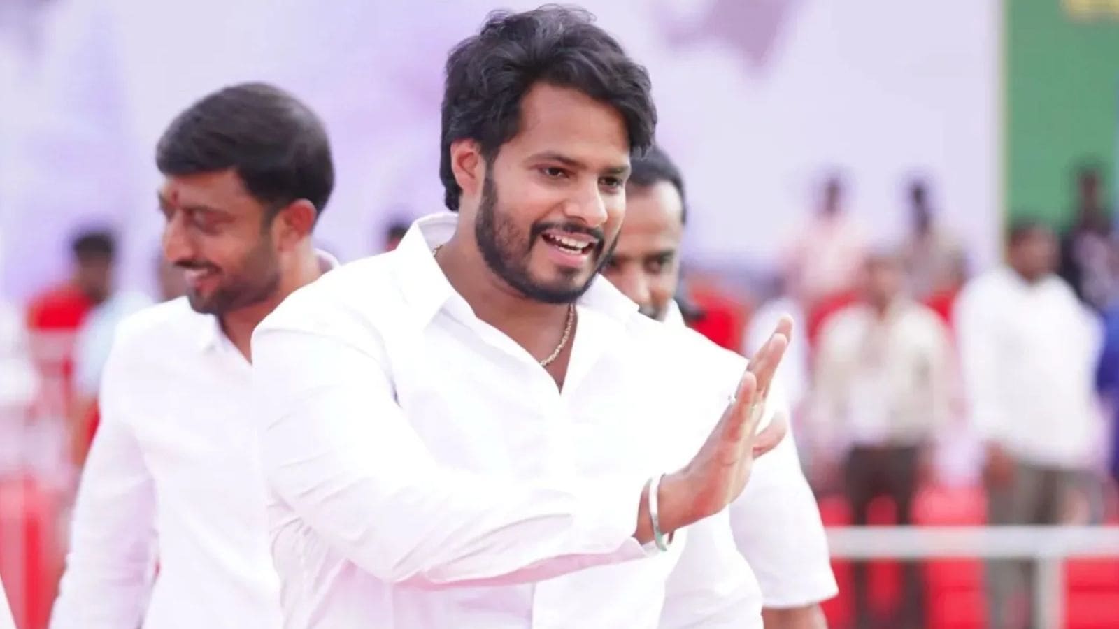 Karnataka bypolls: BJP-JD(S) coalition fields Union minister HD ...