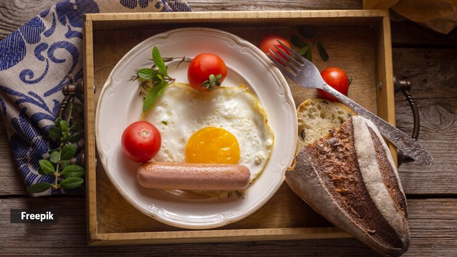 What is the ideal time to have breakfast?