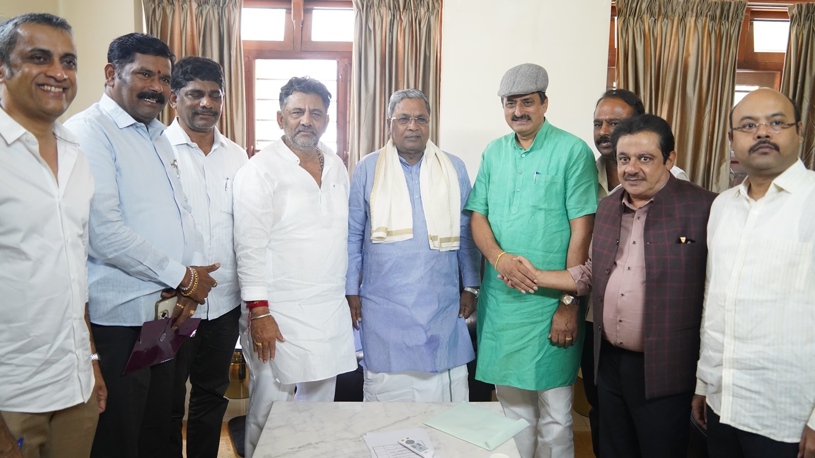 In a jolt to BJP-JD(S), ex-minister Yogeshwar to join Congress, get ...