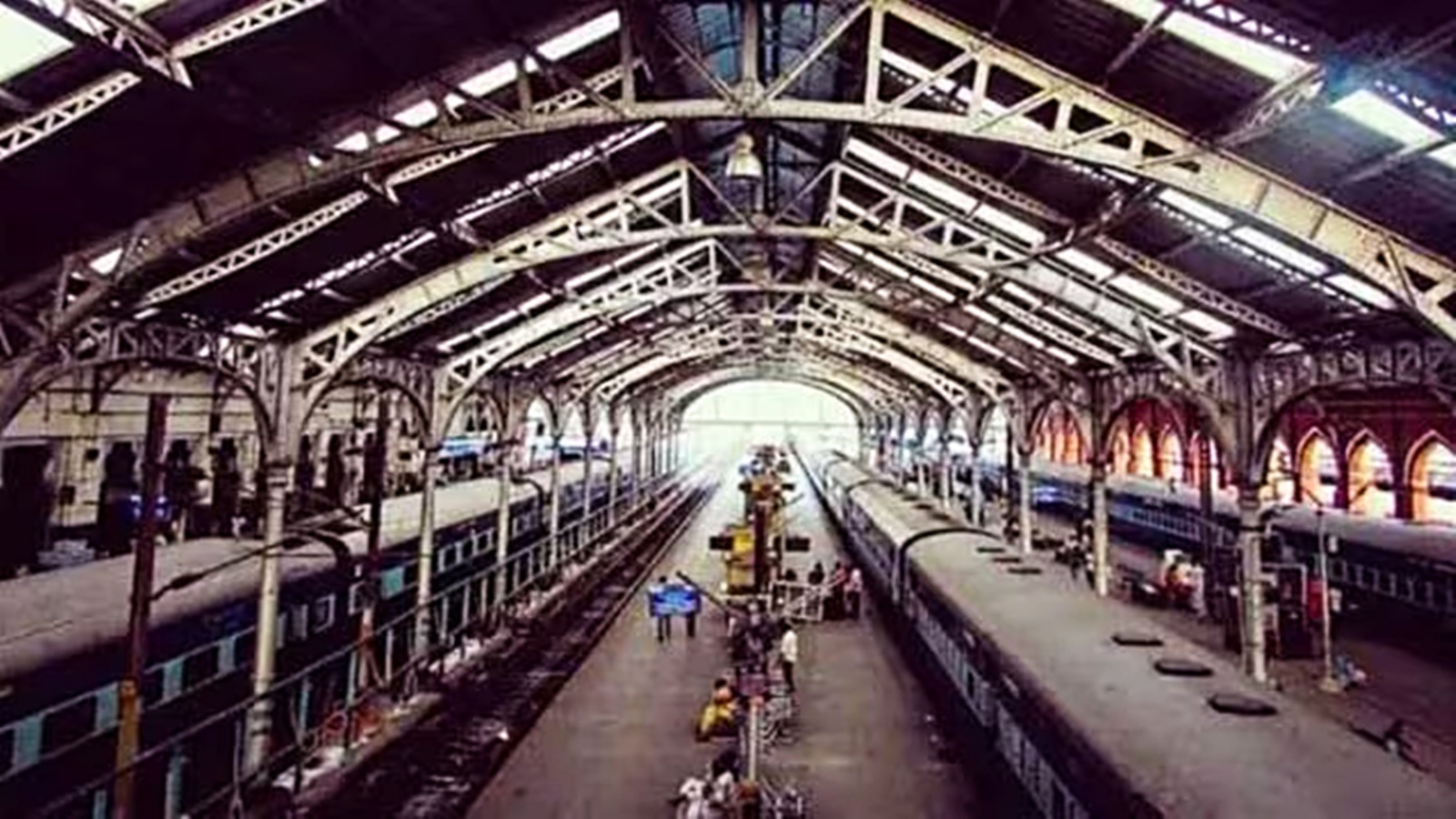 Why Central Railways records more train disruptions in monsoon than ...