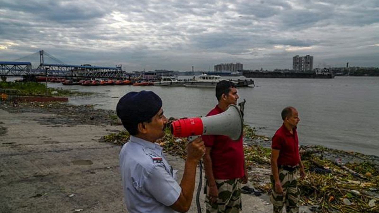 Cyclone Dana completes landfall: ‘Zero casualty mission successful’ in ...