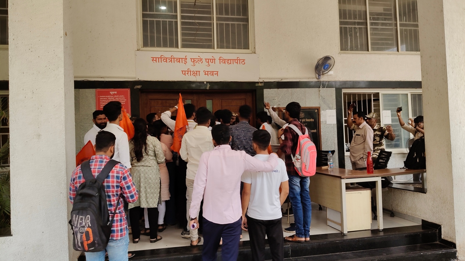 Watch | ABVP protesters break into SPPU examination building, demand ...