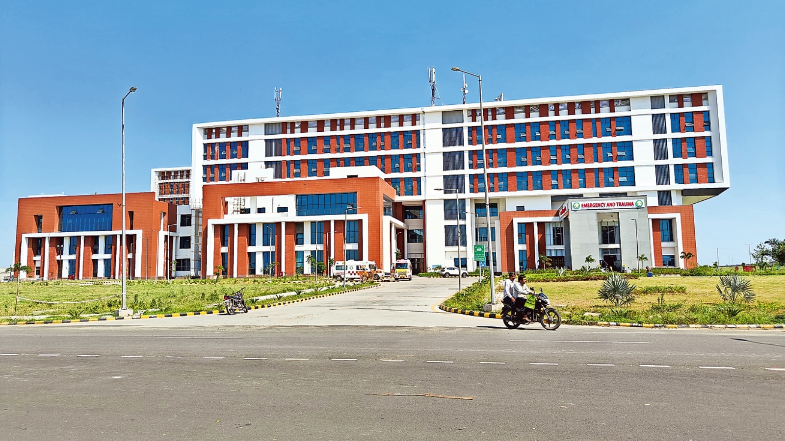 At AIIMS Rajkot, a ‘leadership vacuum’: All 4 top administrative ...