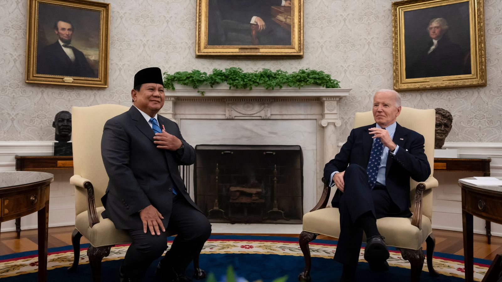 Indonesian president meets Biden and speaks with Trump, pledges ...