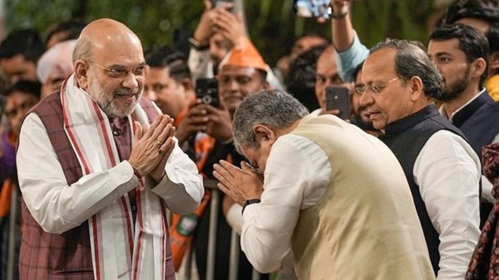 People have shut shops of fake well-wishers of Constitution: Amit Shah ...