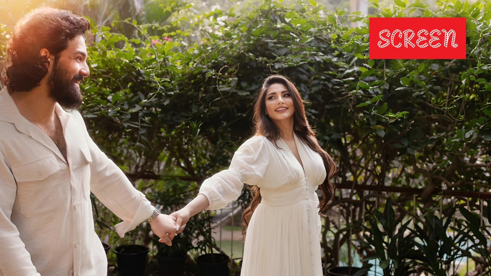 Akhil Akkineni gets engaged to Zainab Ravdjee, see photos | Telugu News ...