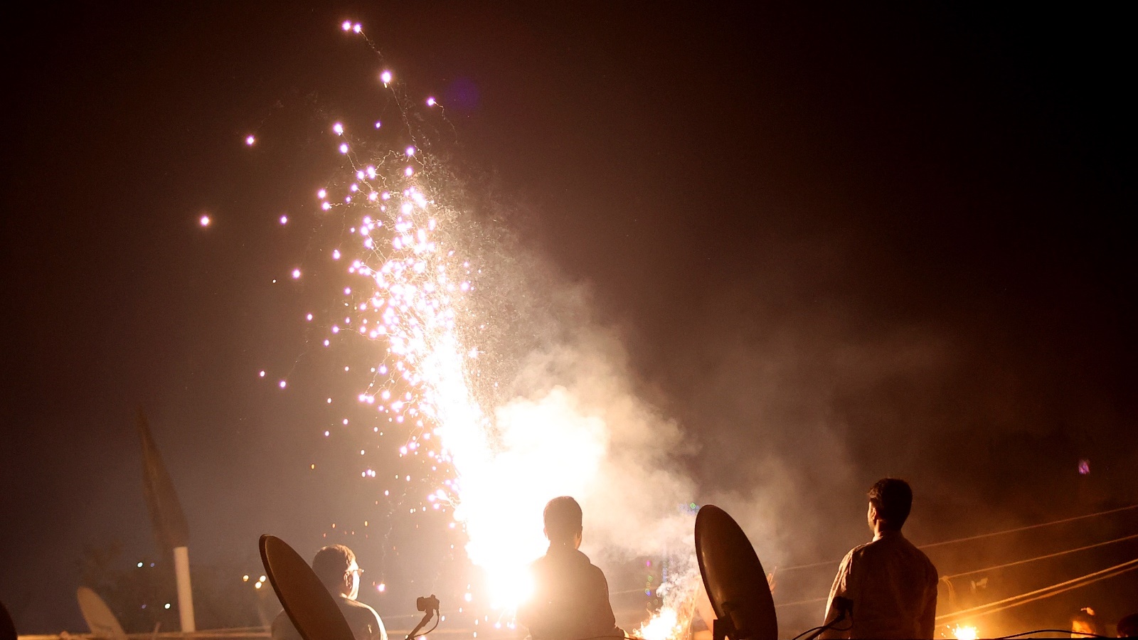 Pune: 60 fires due to crackers this Diwali | Pune News - The Indian Express