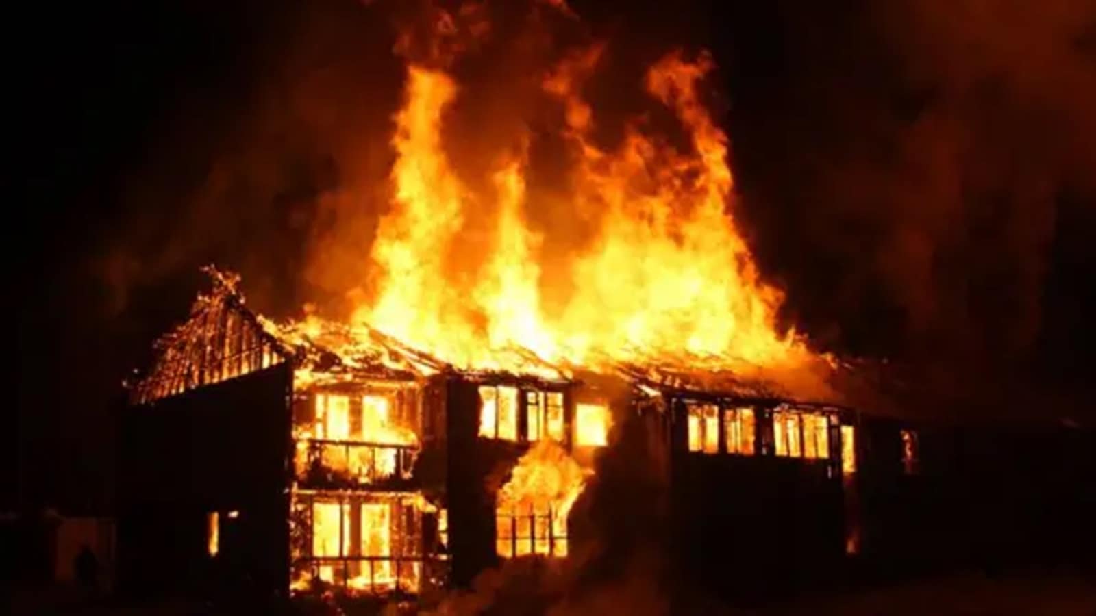 UP: Businessman, wife, maid choke to death in house fire on Diwali