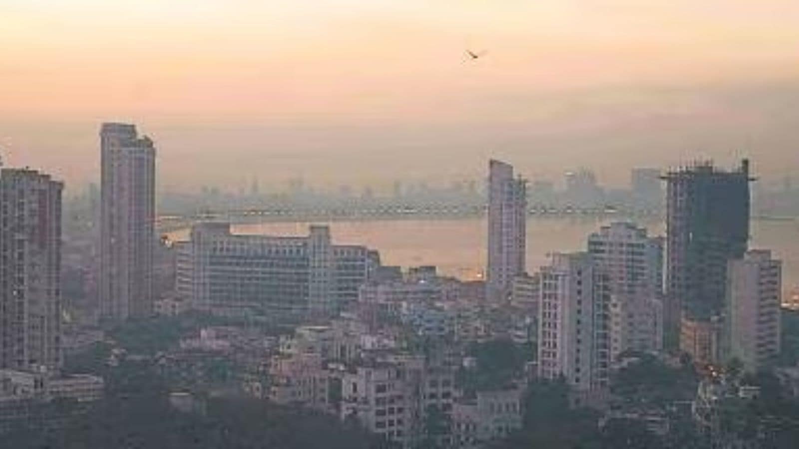 Mumbai continues to grapple with polluted air day after Diwali, AQI at 174 | Mumbai News - The ...