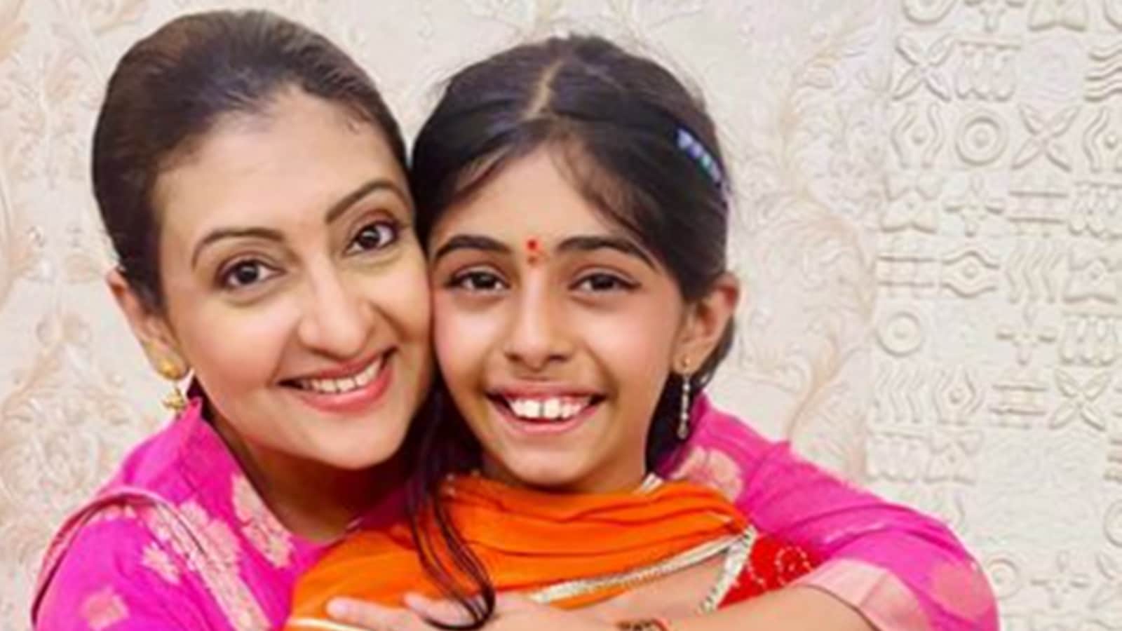 Juhi Parmar opens up about co-parenting with her mom and dad: ‘It takes ...