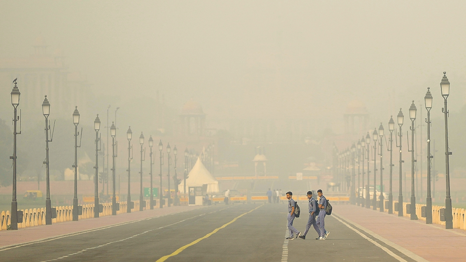 Delhi sees season’s first smoggy day; AQI remains ‘very poor’ | Delhi ...