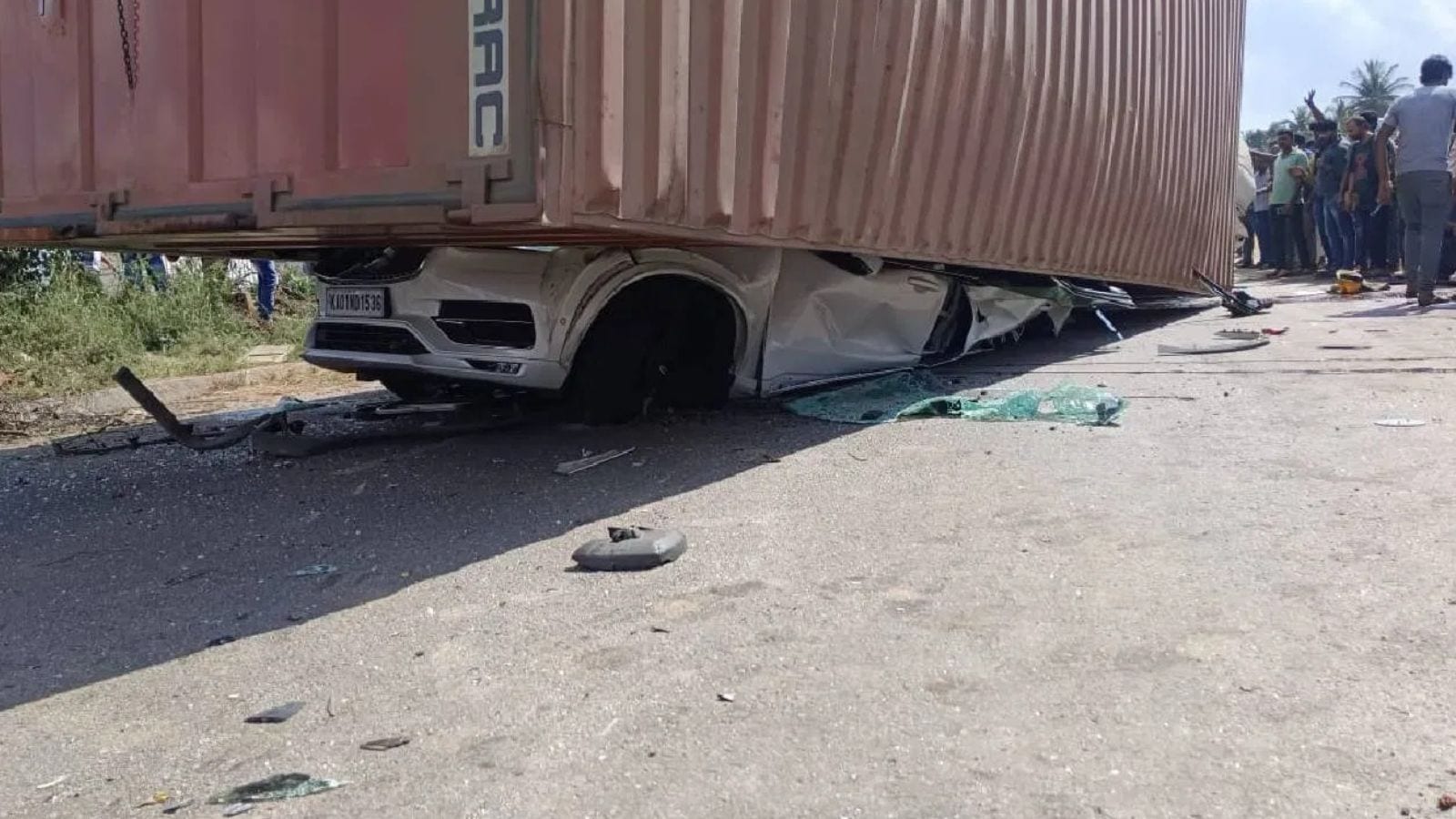 Tech entrepreneur, his 2 children, among 5 dead in highway accident ...