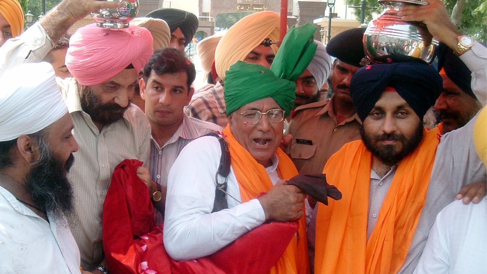 Ye dosti: The enduring friendship of the Chautalas and Badals ...