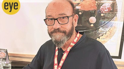 Chuck Russell Director