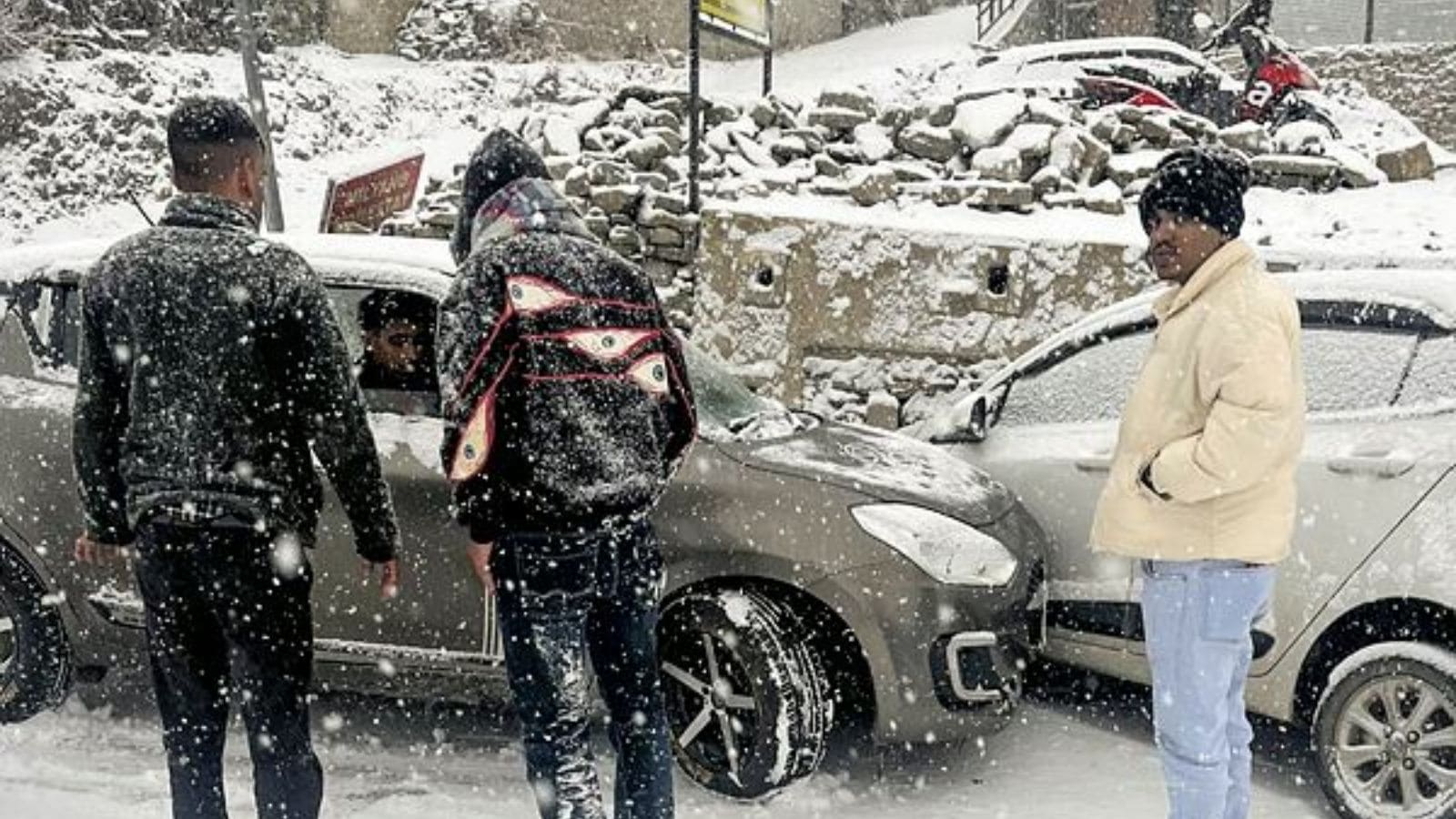 Himachal receives season’s first snow in early Dec, temp drops to -13 ...