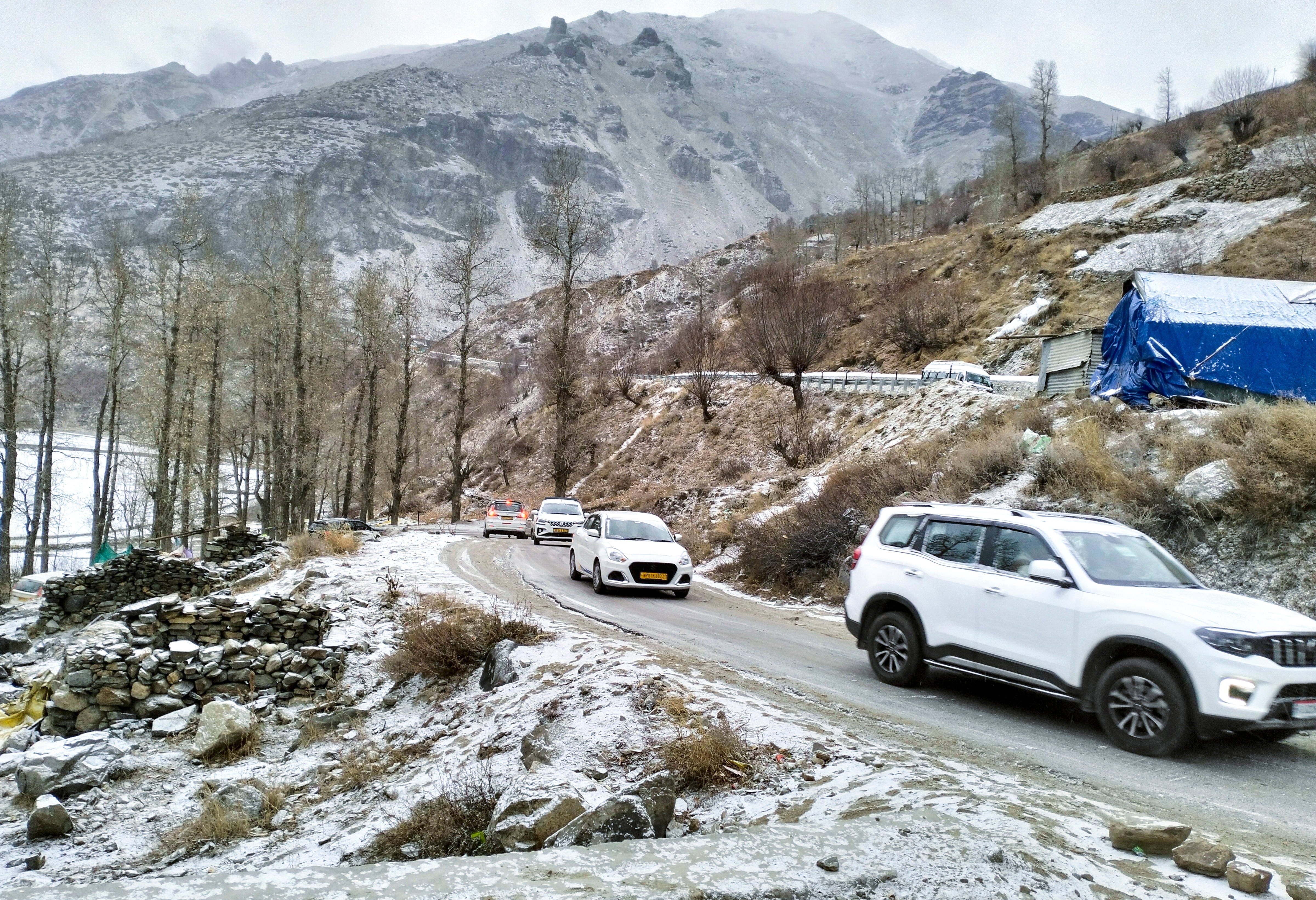 Himachal receives season’s first snow in early Dec, temp drops to -13 ...