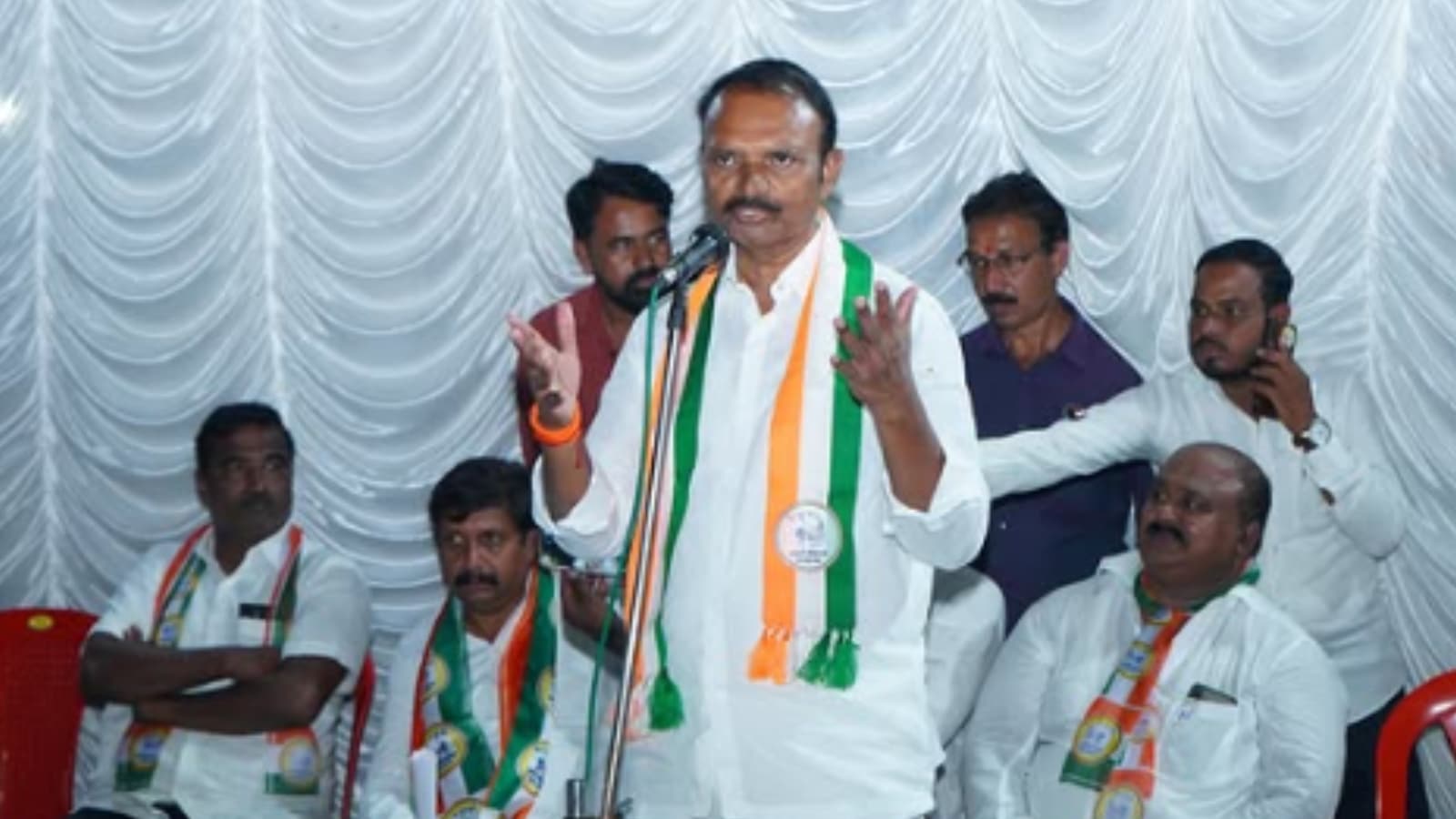 MLA Jankar offers to quit for ballot paper polls, NCP(SP) chief slams ...