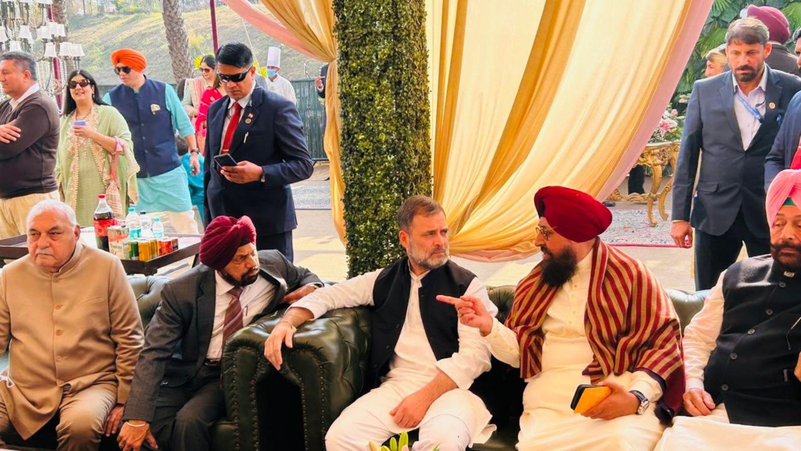 Rahul Gandhi attends wedding near Chandigarh | Chandigarh News - The ...