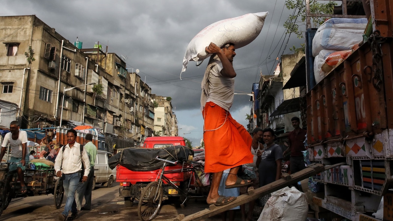 Rural, urban consumption inequality dips during Aug 2023-July 2024 ...