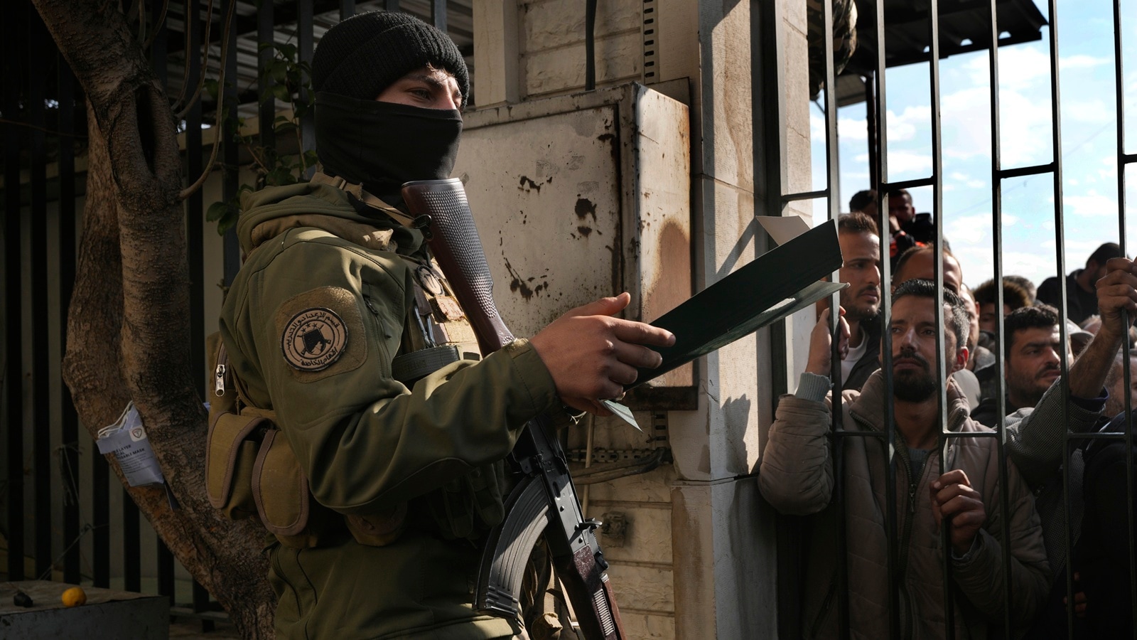 Ambush by ousted Assad loyalists kills 14 security personnel, says ...