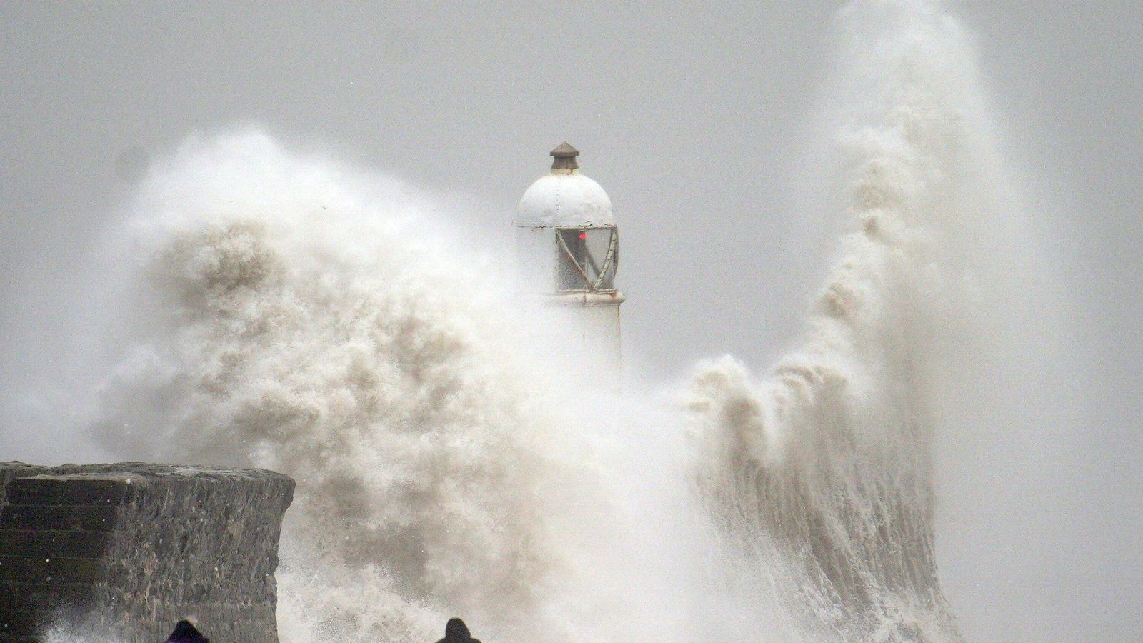 Storm Darragh triggers emergency alerts as it approaches the UK | World ...