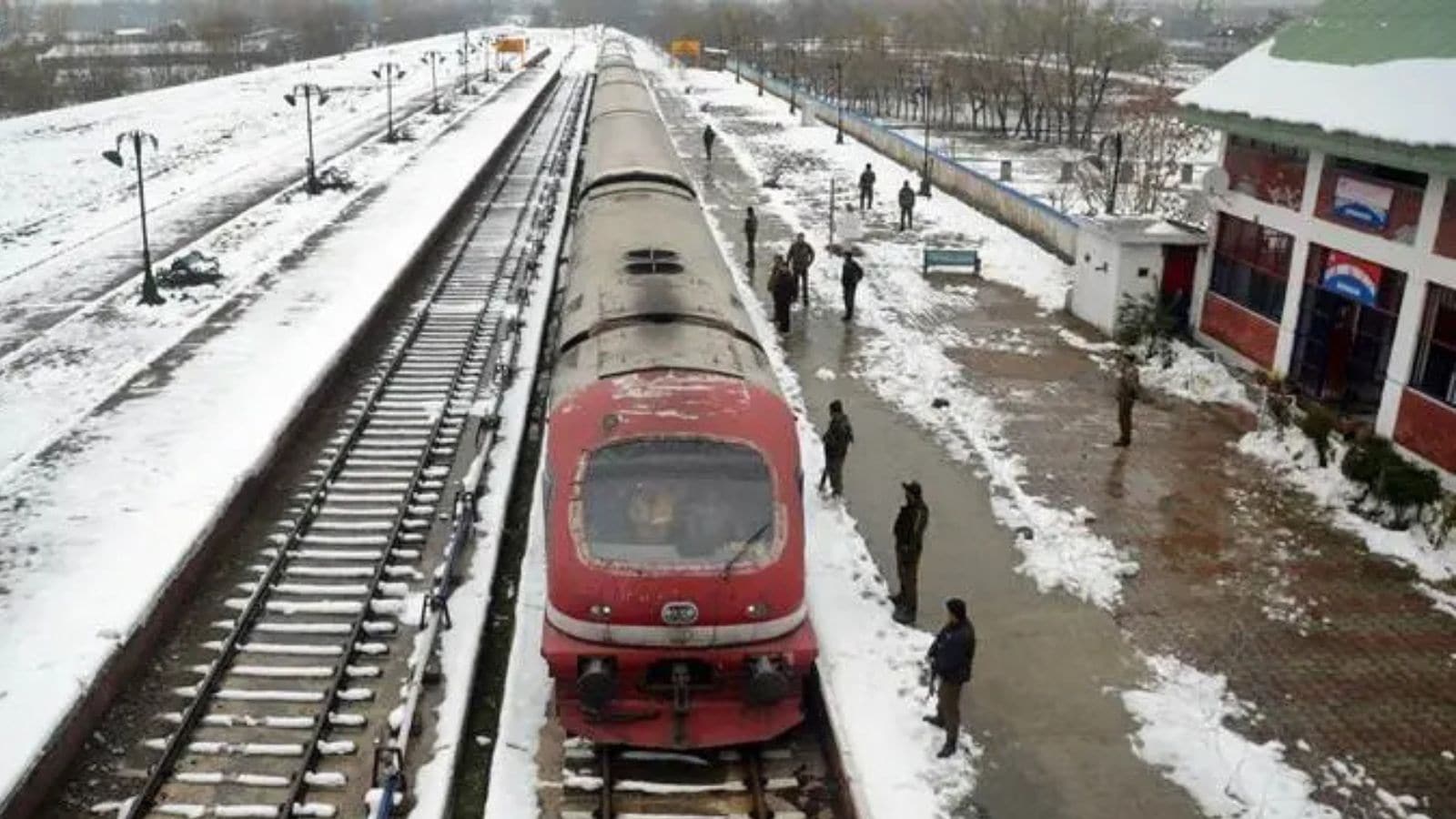 New Delhi-Srinagar Vande Bharat train: Kashmir to get first direct ...