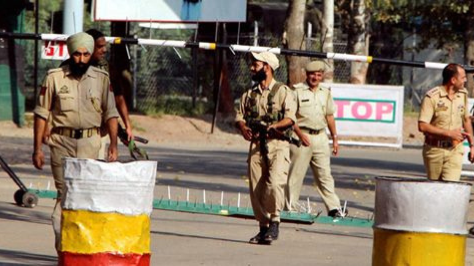 Two policemen killed, three injured in Pakistan terror attack ...