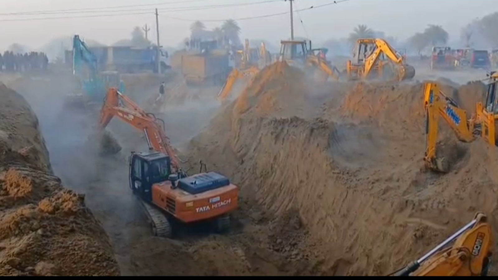 Operation to rescue 5-year-old who fell into borewell enters 2nd day in ...