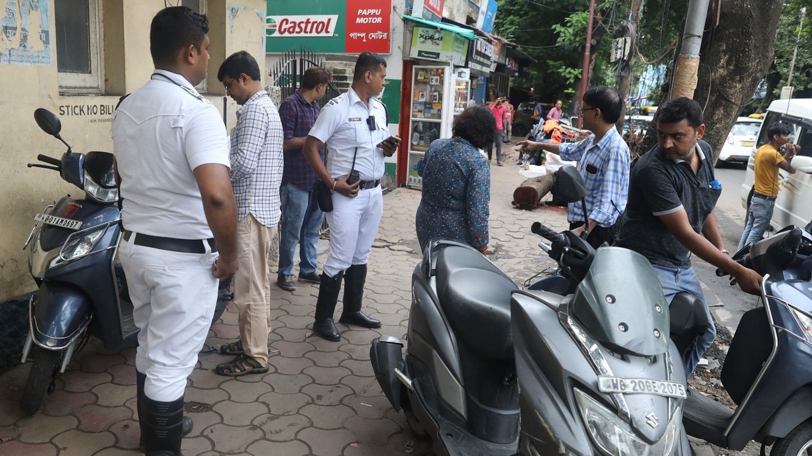 ‘Special Performance by DJ Traffic cops’: Kolkata police post humorous warning for rule breakers ...