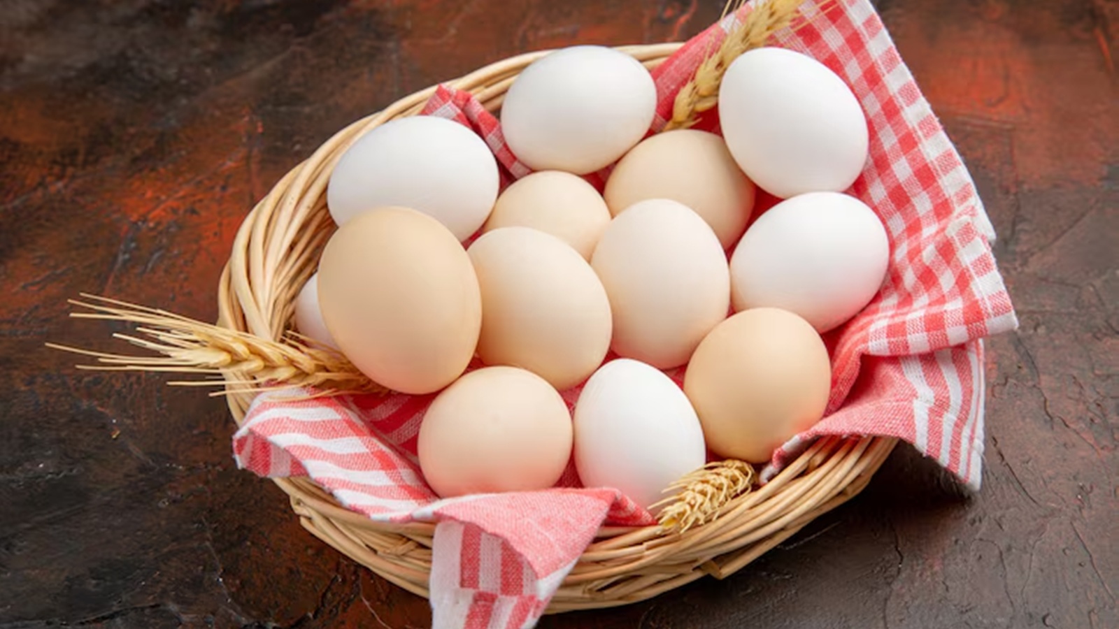 Boiled egg vs omelette: Find out which is healthier | Food-wine News ...