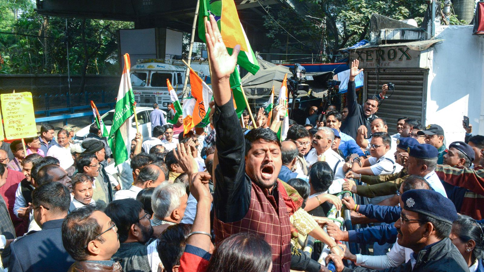 Junior docs, political parties bring out protest rallies in Kolkata ...