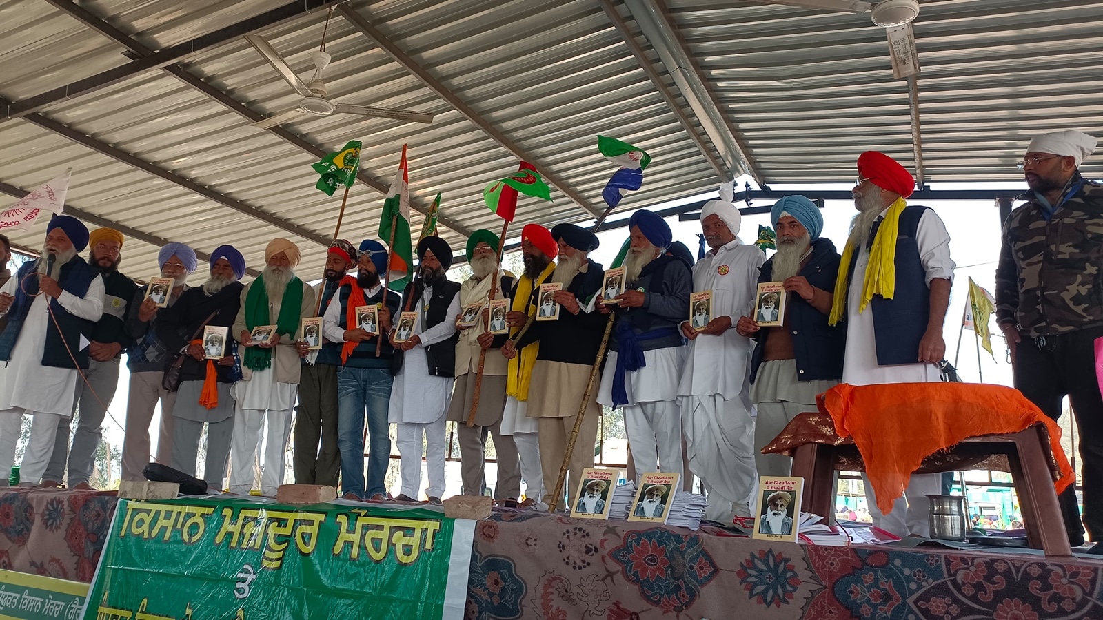 Farmers suspend march for day after ‘jatha’ stopped at Shambhu; police ...