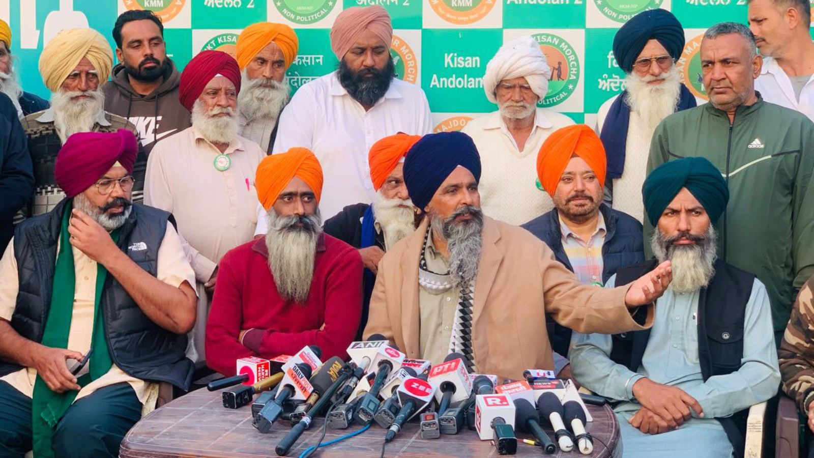 Govt in no mood for talks, will march to Delhi today, says farmer ...