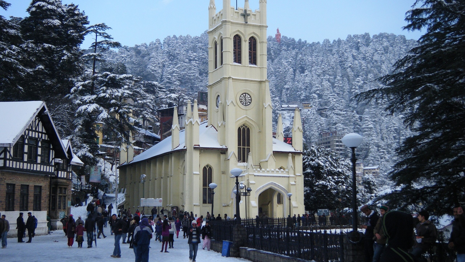 Top 5 Places to Celebrate White Christmas 2024 and New Year 2025 in India