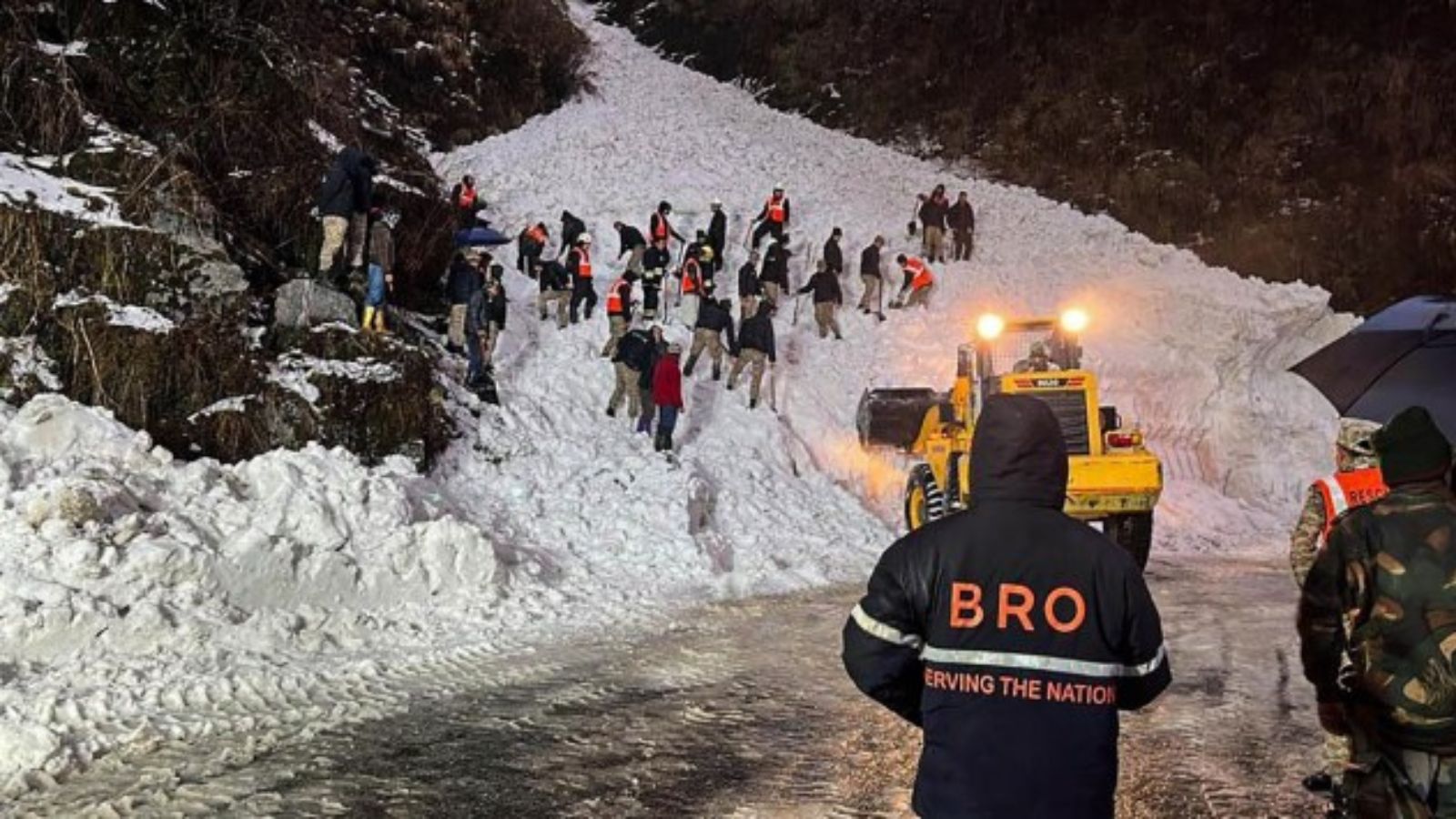 Six tourists stranded in Sikkim due to heavy snowfall rescued | India ...