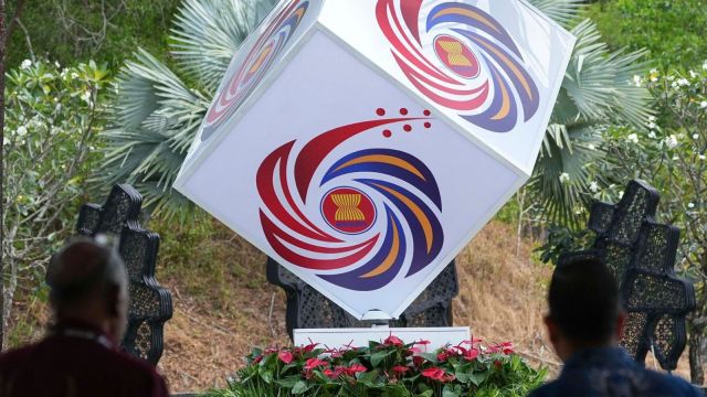 ASEAN and China must start tackling thorny issues of South China Sea ...