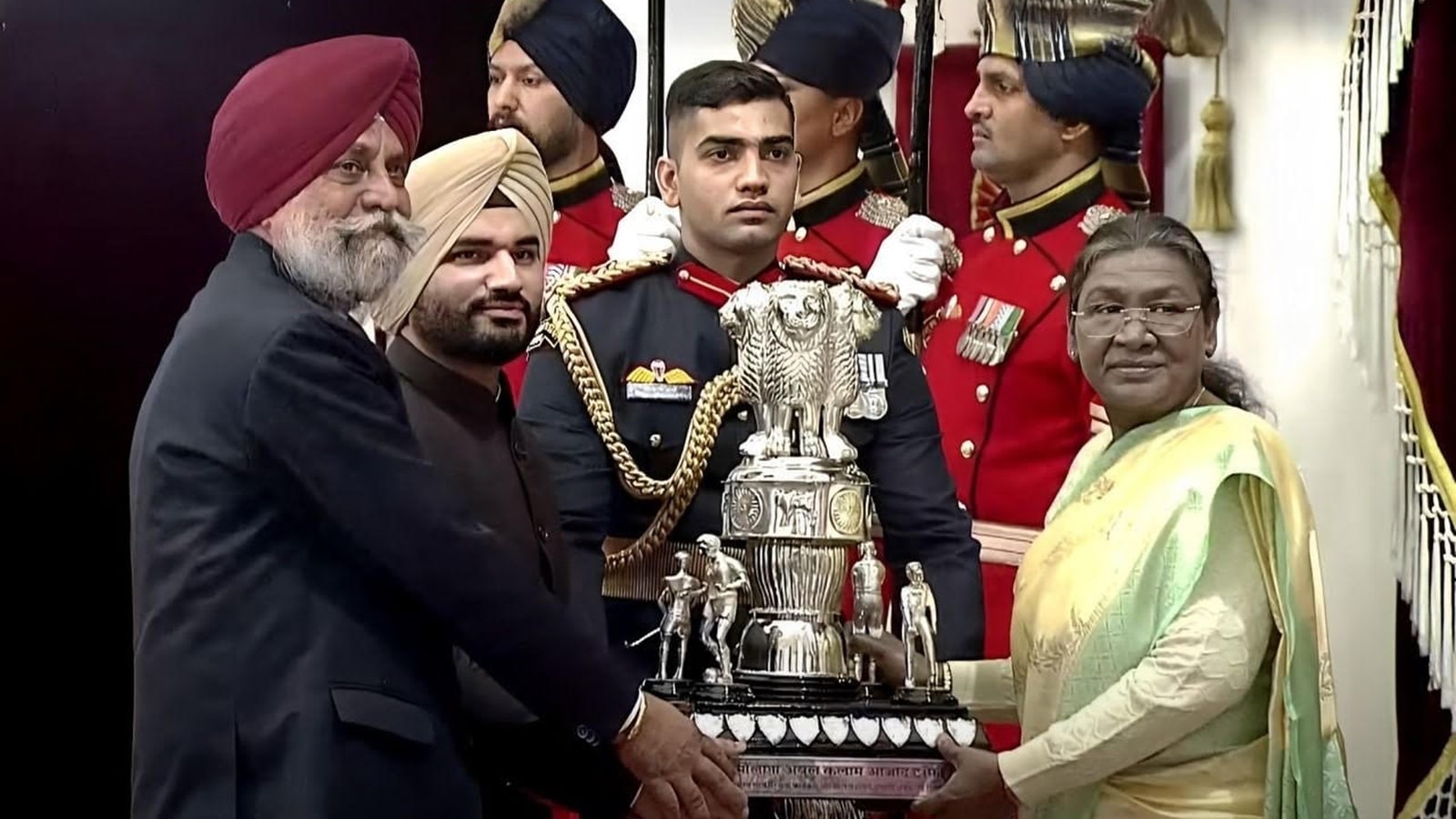 Chandigarh University becomes first private varsity to bag MAKA Trophy ...
