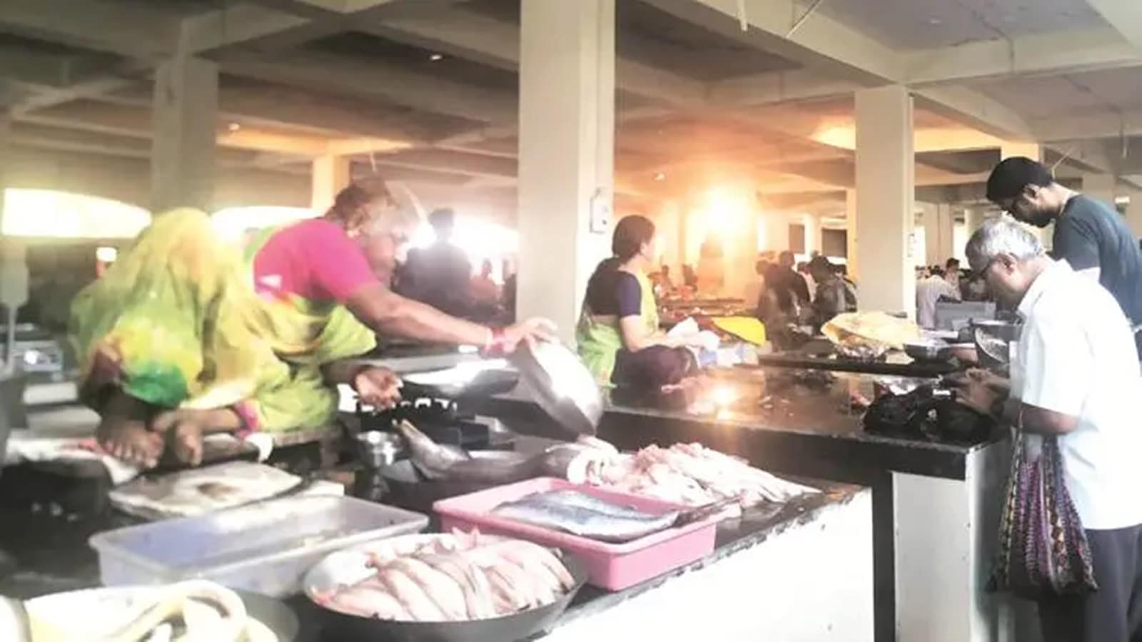 Pune’s Ganesh Peth Fish Market sees sharp rise in prices; traders ...