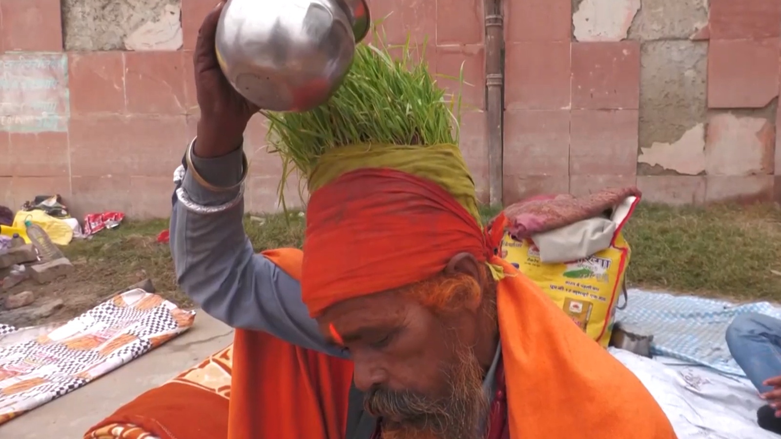 Mahakumbh Viral: This baba at the Maha Kumbh Mela grows crops on his head!