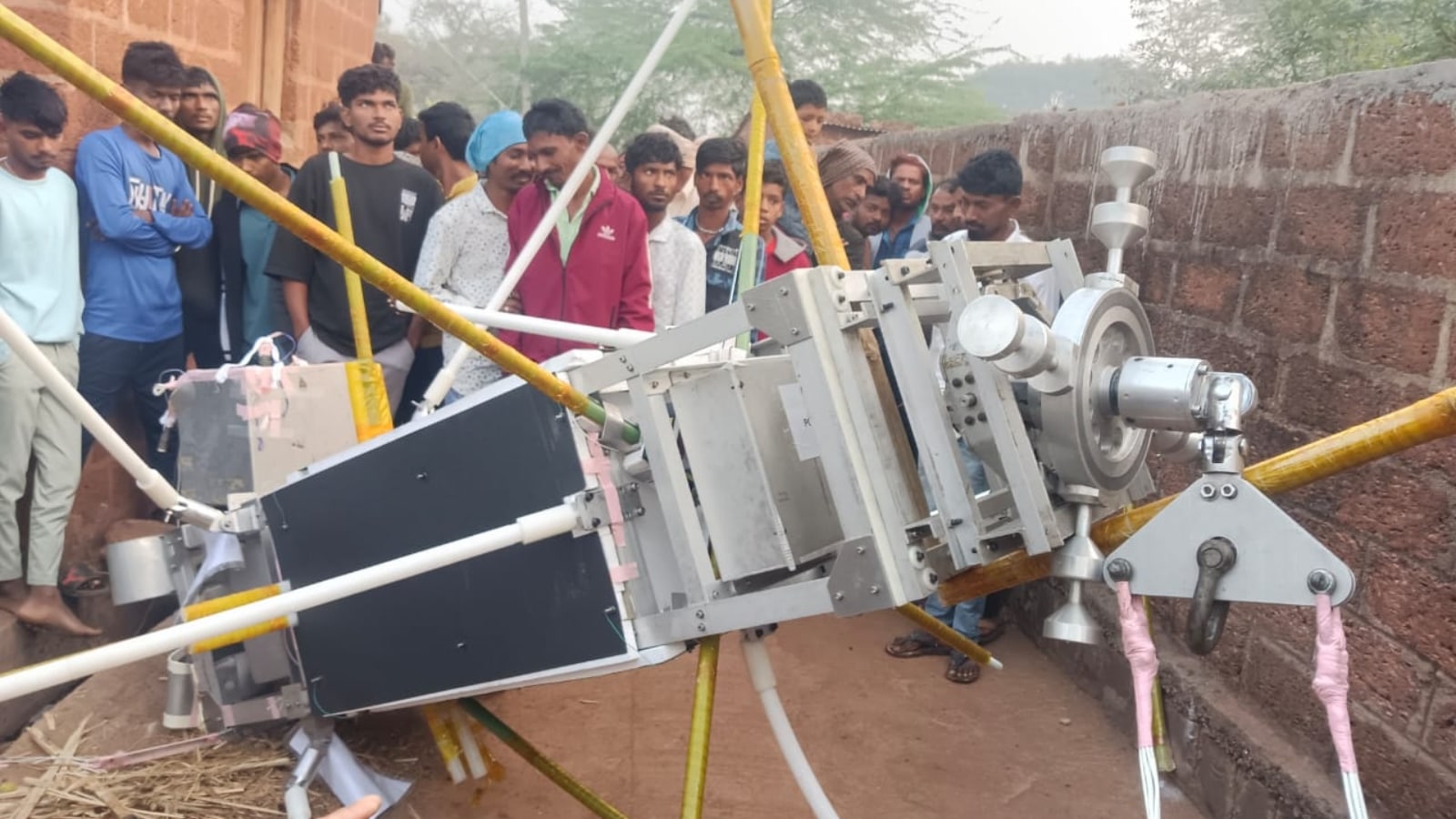 Karnataka villagers panic as giant research balloon with blinking red ...