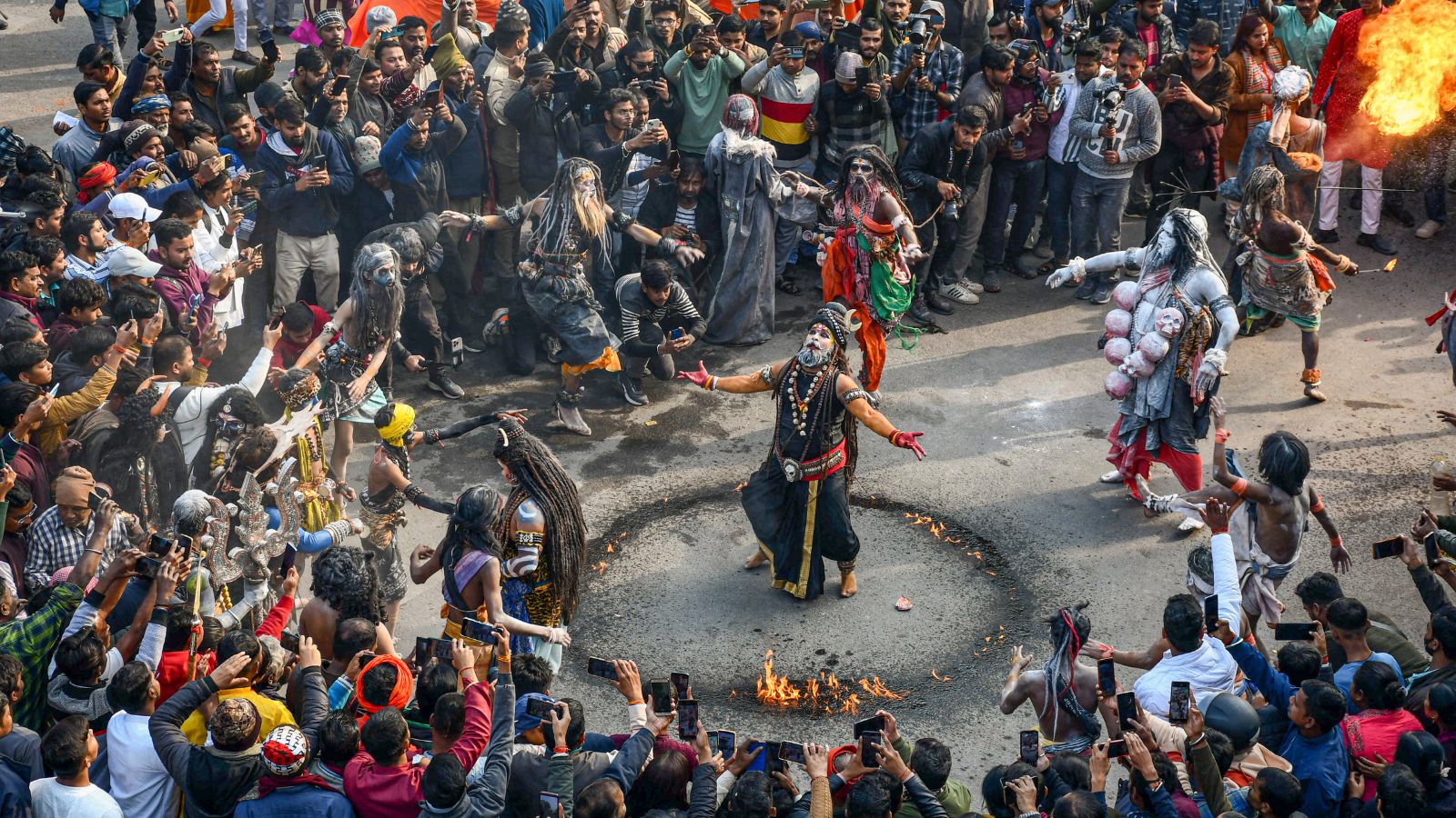 Mythology-themed gates, murals & sculptures to greet visitors at Kumbh ...